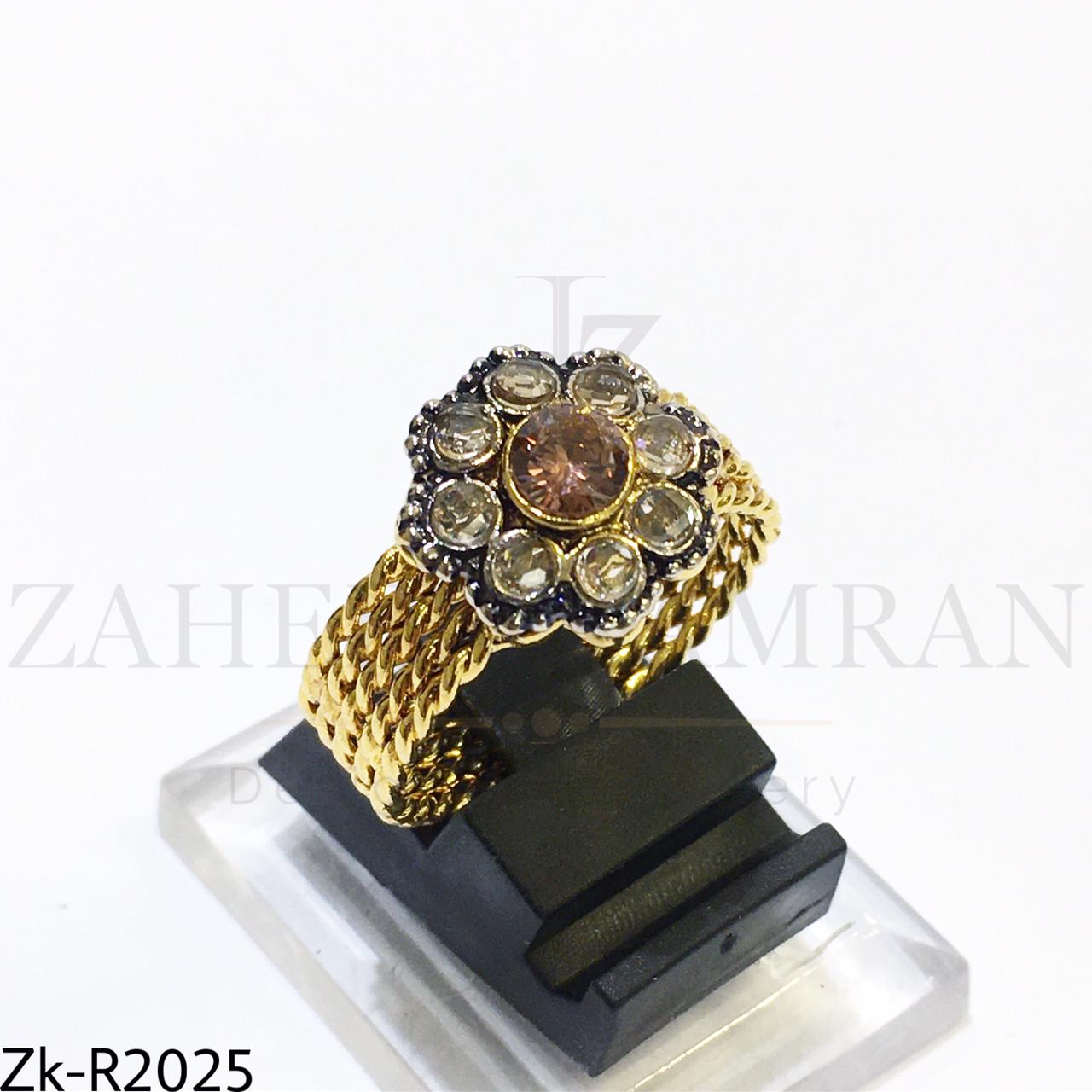 Twisted band ring – zaheenk.com