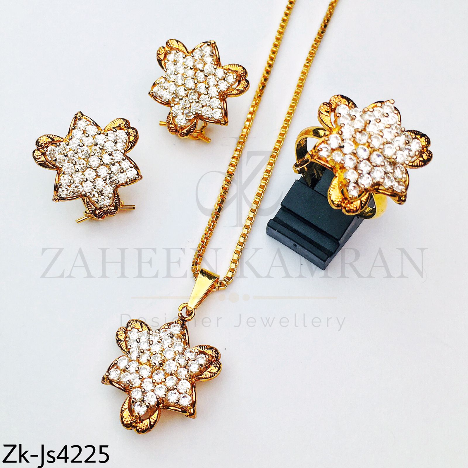 Gorgeous set. – zaheenk.com